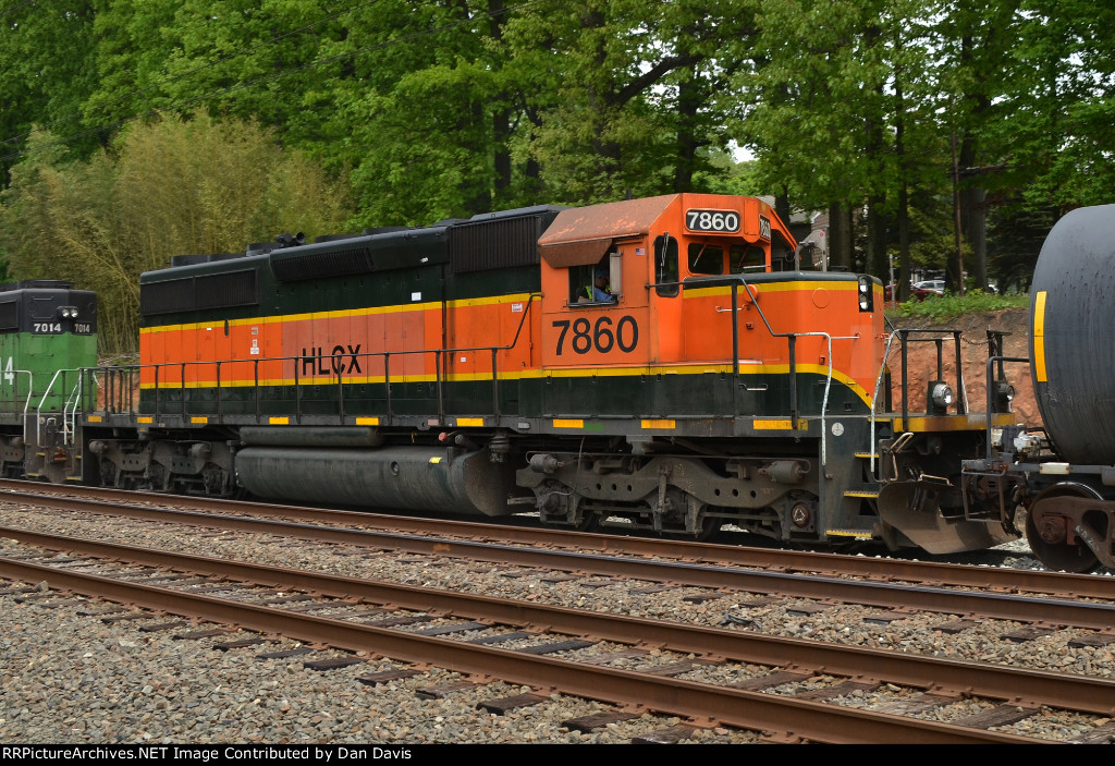 HLCX SD40-2 7860 trails on Q418-16